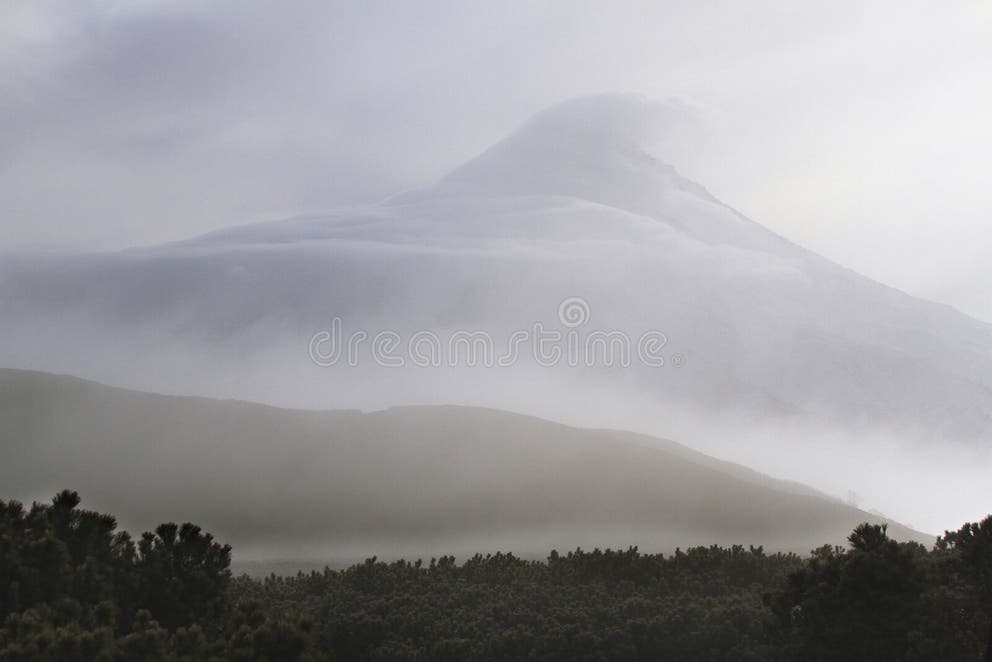Kronotsky volcano stock image. Image of landscape, cloud - 28214311