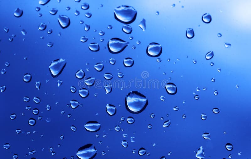 Kropli woda obraz stock. Obraz złożonej z abstrakt, kropelki - 7057417