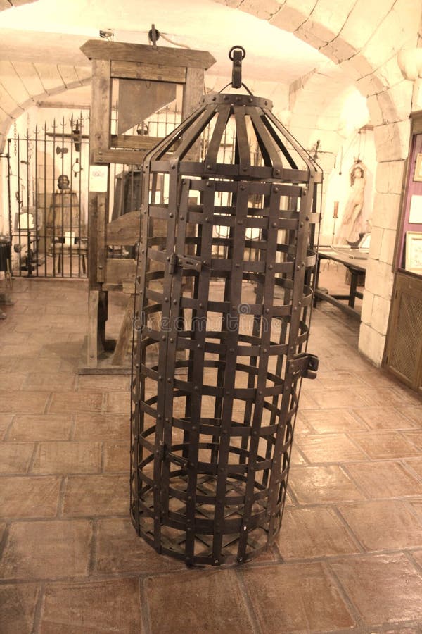 Medeltida Tortyr För Utrustning Arkivfoto - Bild av piggar, cellskräck ...