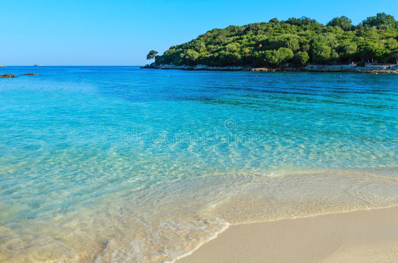 Ksamil-Strand, Albanien stockbild. Bild von riviera, unterseite - 90082213
