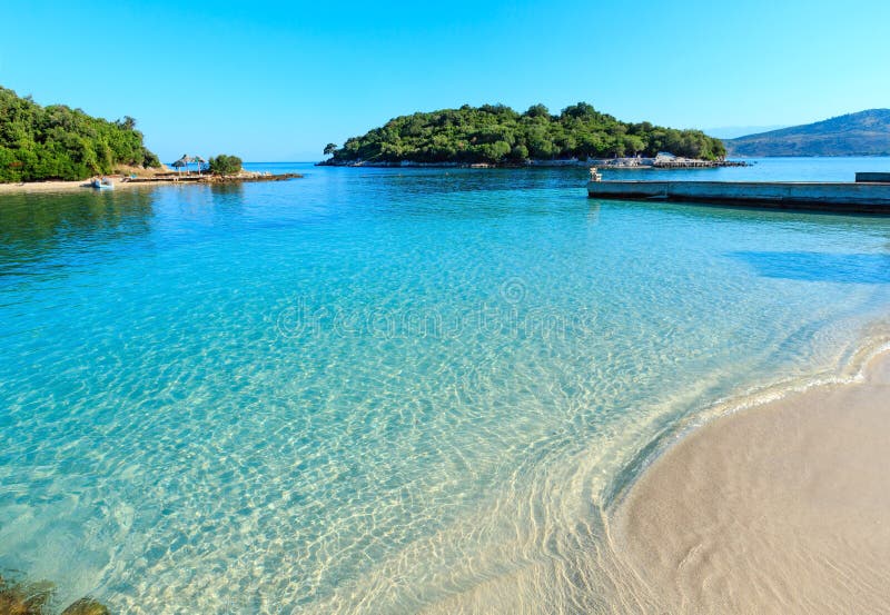 Ksamil-Strand, Albanien stockbild. Bild von sand, insel - 90459441