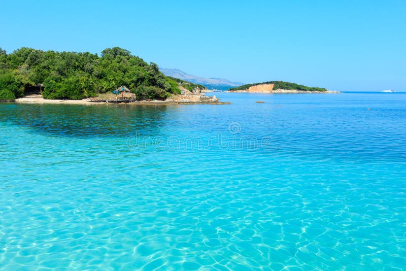 Ksamil-Strand, Albanien stockbild. Bild von sommer, ionisch - 90460469