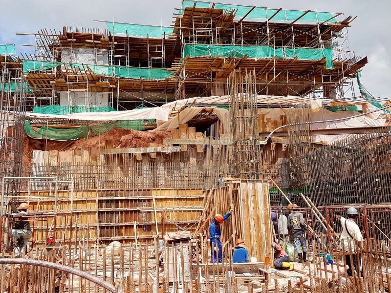 Building Basement Under Construction Using the Open Cut Method ...