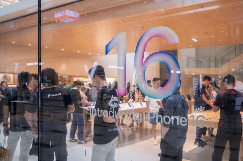 Introducing of IPhone 16 in Apple Store, People Can Seen Exploring ...