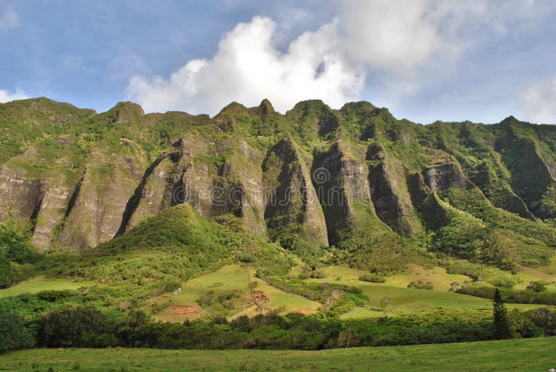 Kualoa Ranch Mountains Oahu Hawaii Stock Photo - Image of hawaii, ocean ...