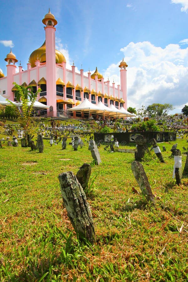 Old State Mosque / Kuching Mosque Editorial Stock Photo - Image of ...