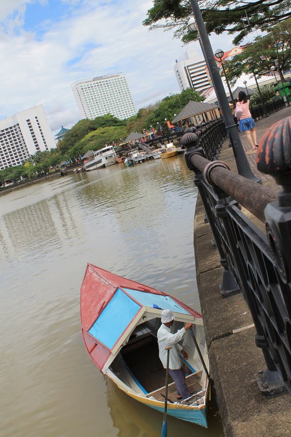 Kuching Waterfront editorial stock image. Image of famous - 39939519