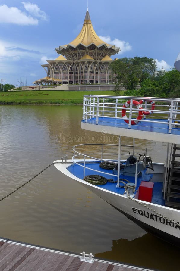 Kuching Waterfront Cruise Boat Editorial Image - Image of landmarks ...