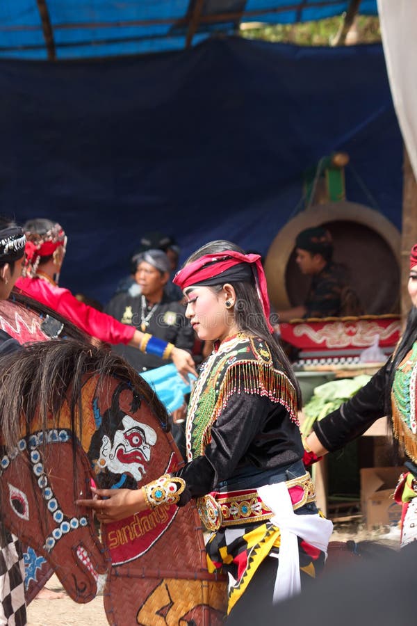 4,185 Javanese People Java Indonesia Stock Photos - Free & Royalty-Free ...