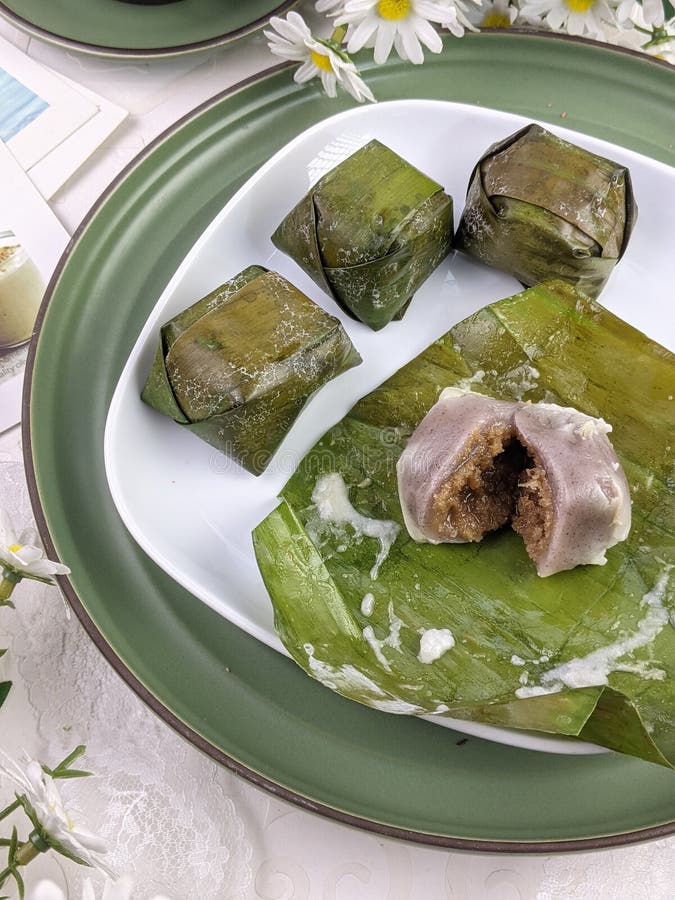 Kuih koci for snacks stock image. Image of flower, salad - 267915475