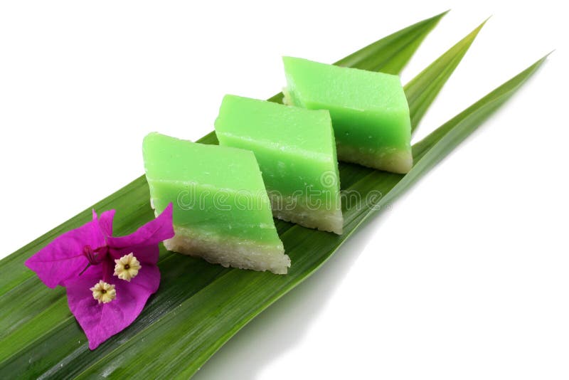 Kuih Seri Muka stock image. Image of kueh, cucur, deep - 47924895