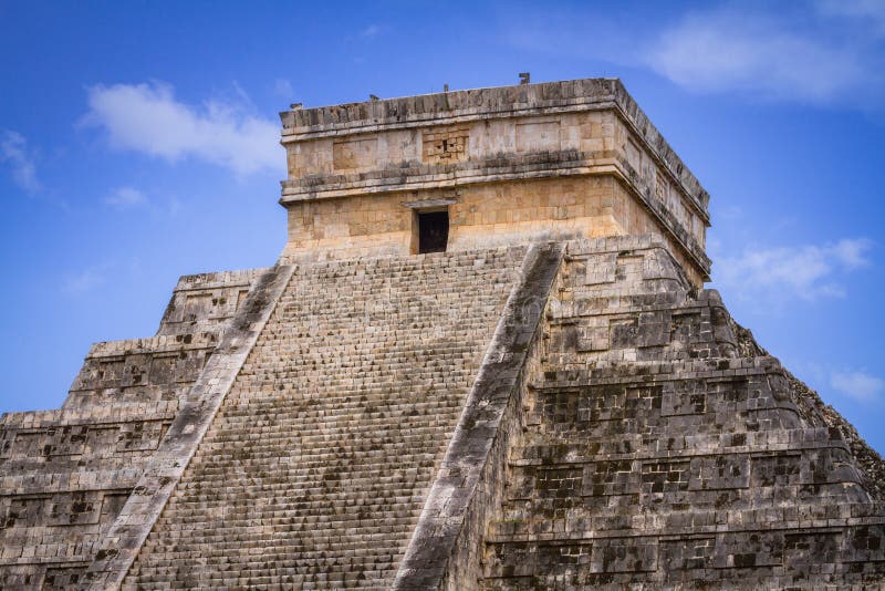 Kukulkan Pyramid in Chichen Itza Stock Photo - Image of indian, itza ...