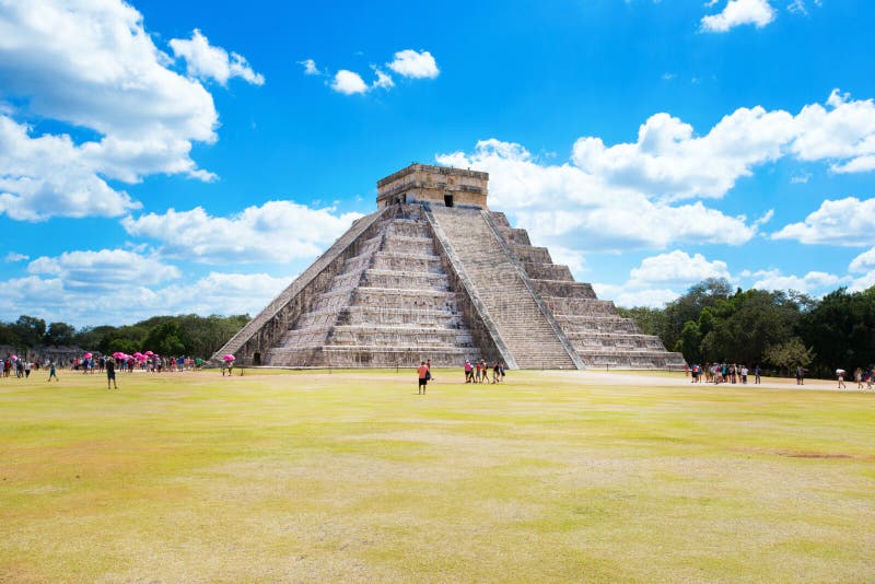 Kukulkan Pyramid in Chichen Itza Site Stock Photo - Image of world ...