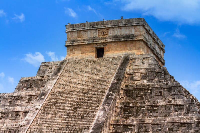 Kukulkan pyramid in Mexico stock image. Image of inca - 87776505