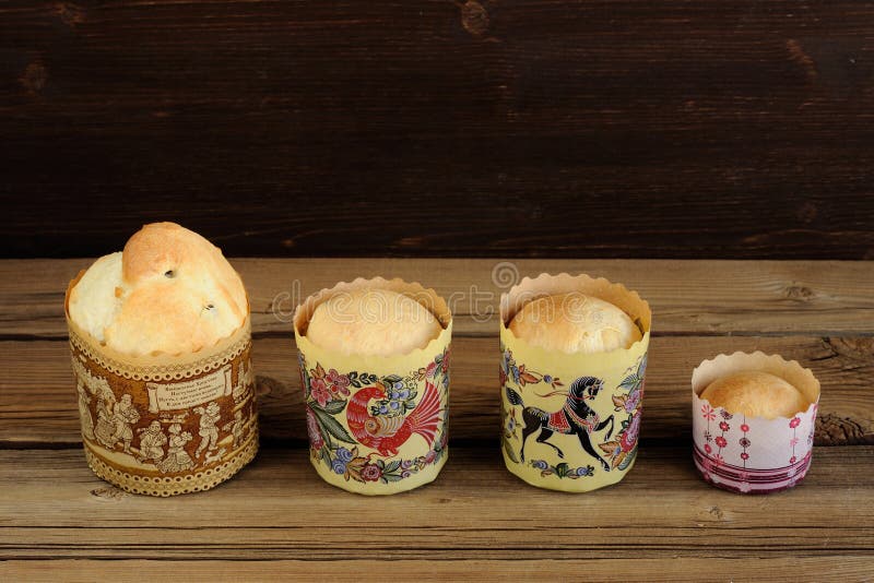 Kulichi, Russo Tradicional Easter Endurece No Papel No CCB De Madeira ...