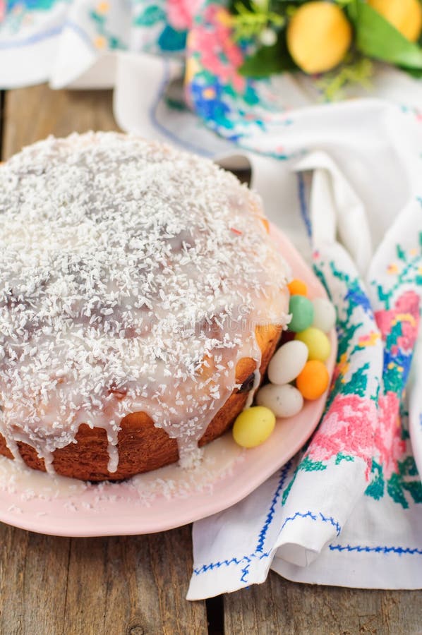 Kulitch (Kulich), Russian Easter Bread Stock Image - Image of kulitch, embriodery: 38098195