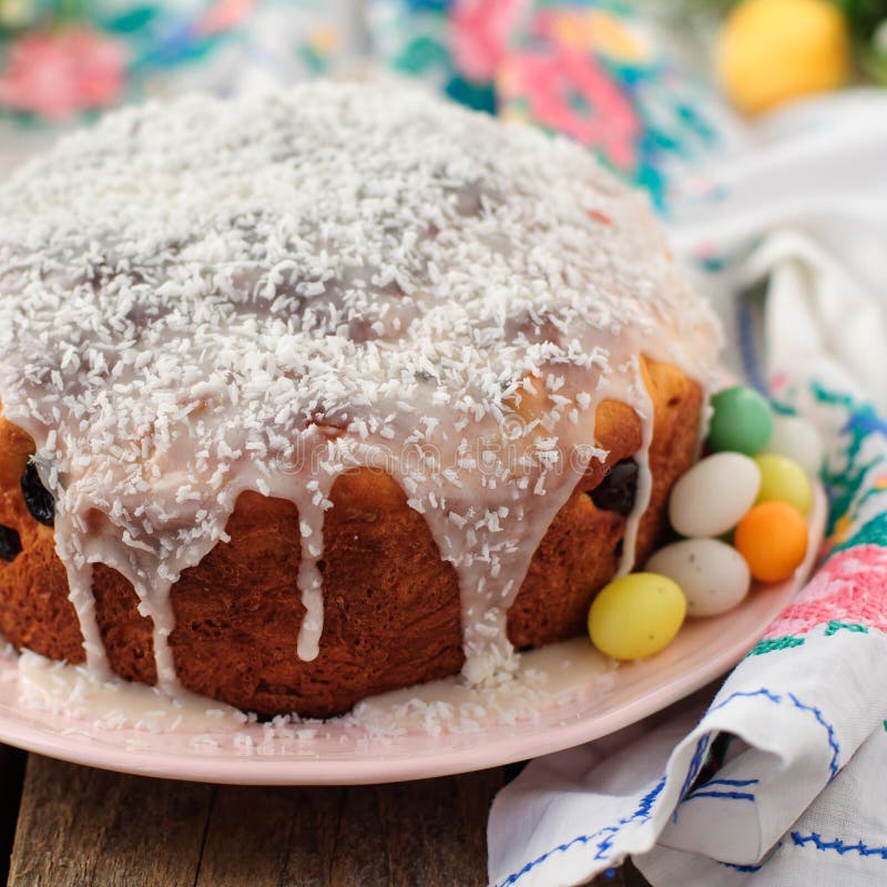 Kulitch (Kulich), Russian Easter Bread Stock Image - Image of baking, easter: 38365371