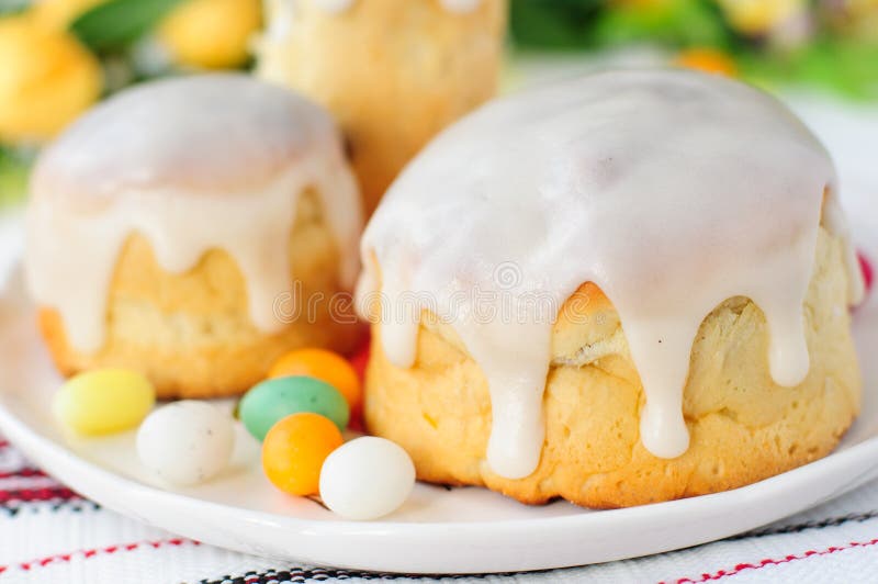 Kulitch (Kulich), Russisch Pasen-Brood Stock Foto - Image of vrucht ...