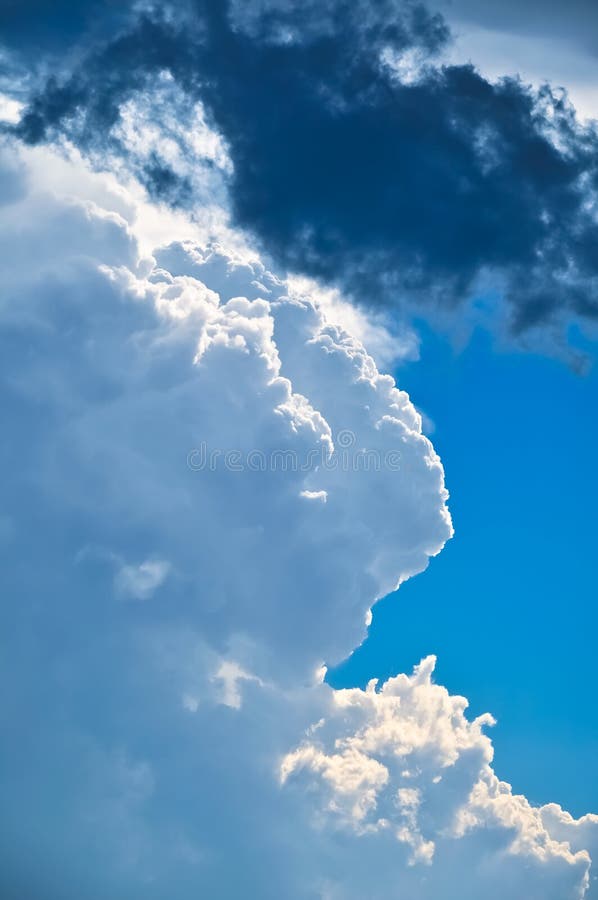 Kumulus Nimbus stockbild. Bild von hoch, atmosphäre, bewölkt - 14531923