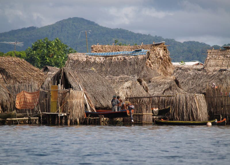 Panama Kuna Indian House On Island Stock Photo - Image of coconut ...
