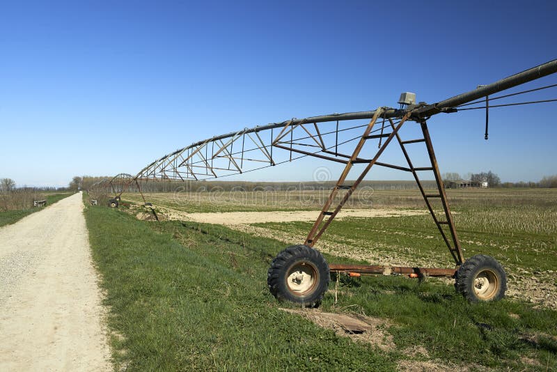 Kunstmatige irrigatie stock foto. Image of gebied, irrigatie - 88352206