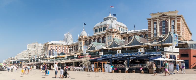 Praia De Scheveningen Da Skyline Em Haia, Países Baixos Imagem ...