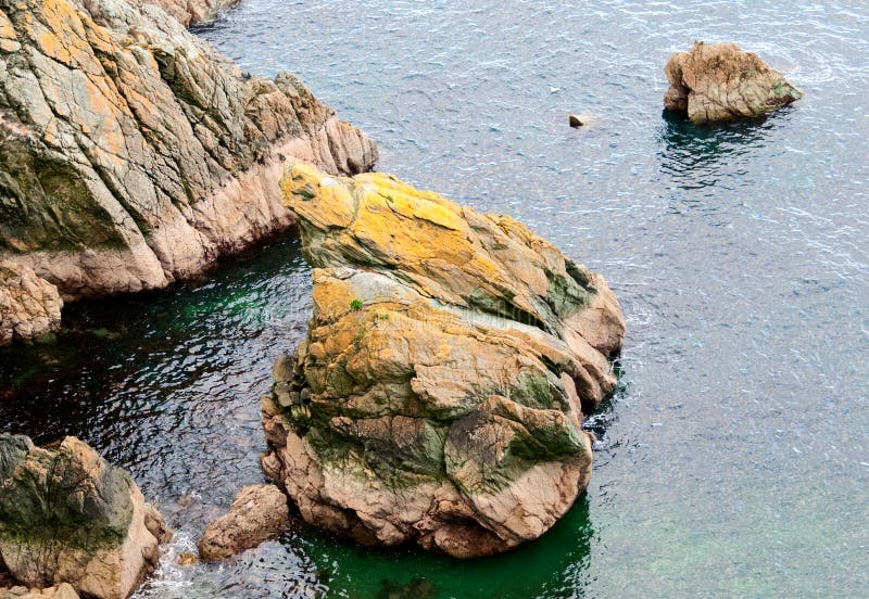 Kust van Ierland stock afbeelding. Image of wild, rotsen - 33583221