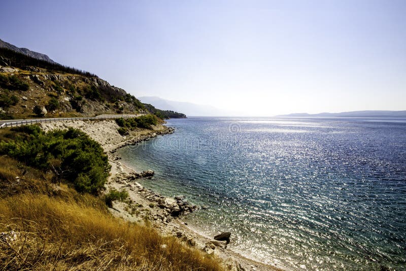 Kustweg stock afbeelding. Image of europa, rots, rotsachtig - 114994803