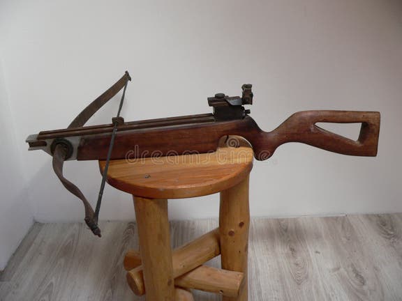 Kusza obraz stock. Obraz złożonej z łuczniczki, sznurek - 58790741