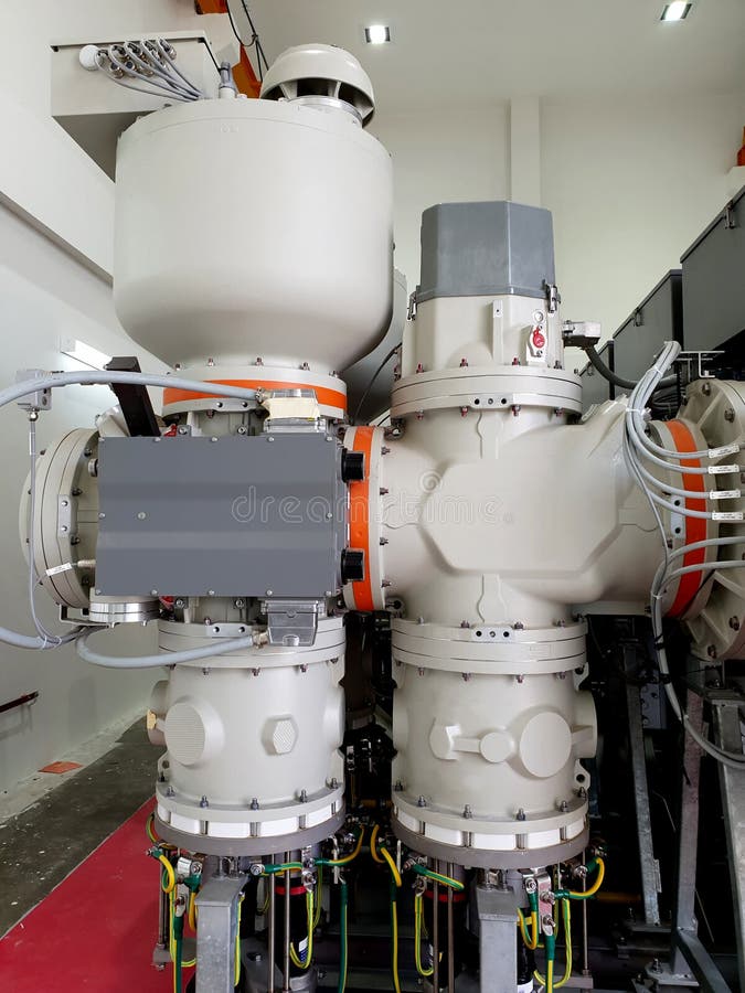 115kv Netzpotenzial-Transformator Stockfoto - Bild von erdung ...