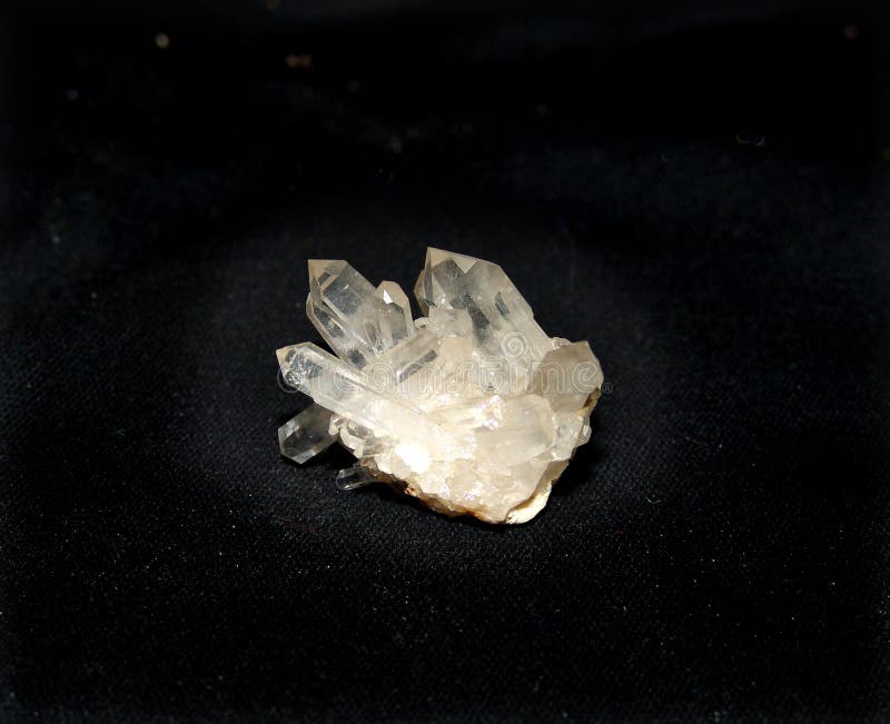 Kvarts arkivfoto. Bild av diamant, topas, glittra, isolerat - 301446