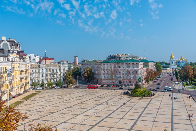 KYIV, UKRAINE, AUGUST 31, 2019: Bohdan Khmelnytsky Monument and Saint ...