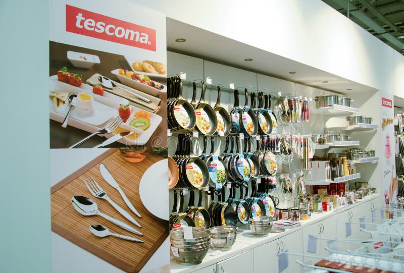 Kitchenware store editorial photo. Image of store, mall - 48624546