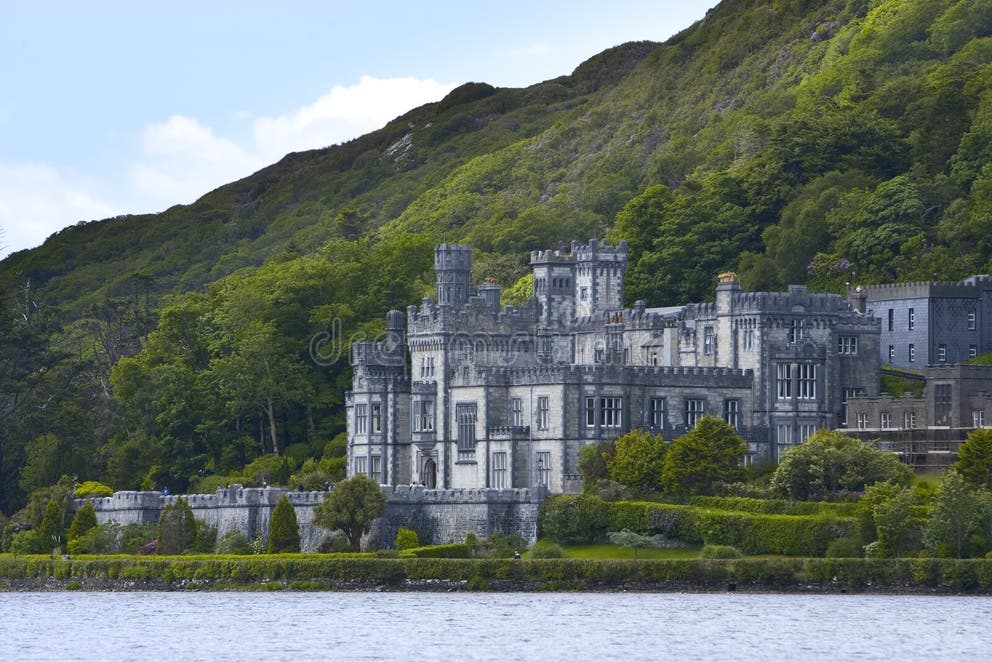 Kylemore Abbey editorial stock image. Image of abbey - 14728794
