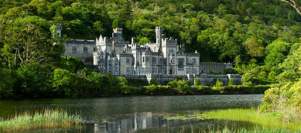 Kylemore Abbey editorial stock image. Image of buidling - 3880159