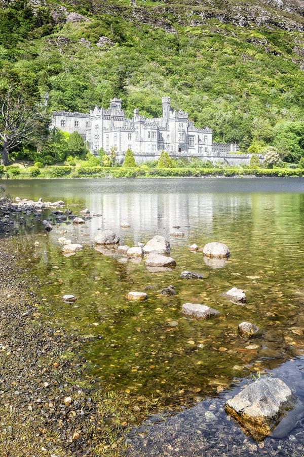 Kylemore Abbey in the Landscape of Connemara National Park Editorial ...