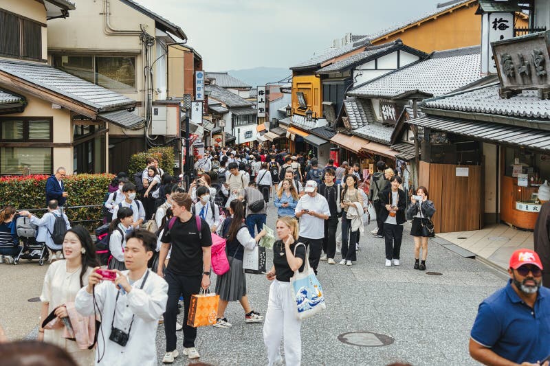 Crowded Pedestrian Area in the Old Town of Kyoto Editorial Photography ...