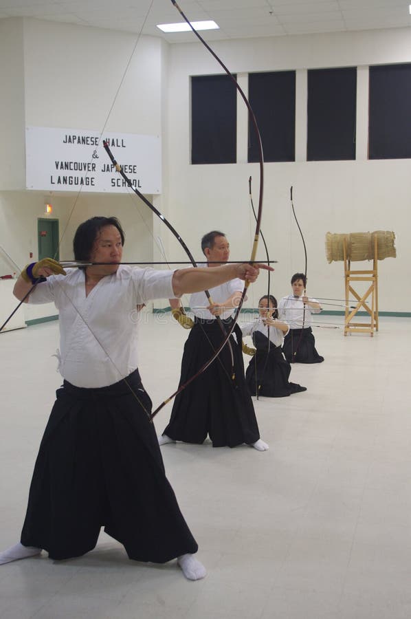 Kyudo redaktionell fotografering för bildbyråer. Bild av gata - 33243744