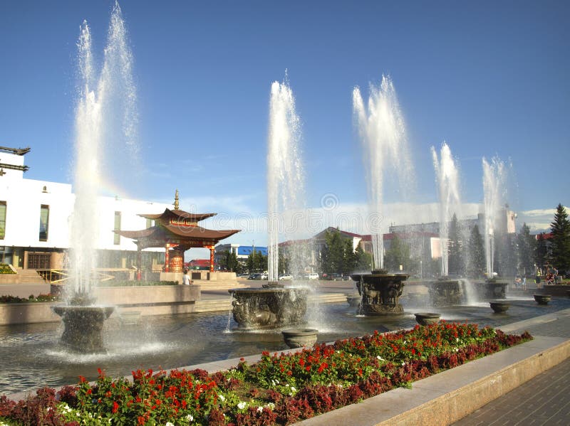 Kyzyl La Touva photo éditorial. Image du ville, fleurs - 98464616