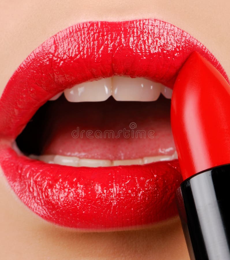 Lápiz labial rojo foto de archivo. Imagen de rojo, hermoso - 4459960
