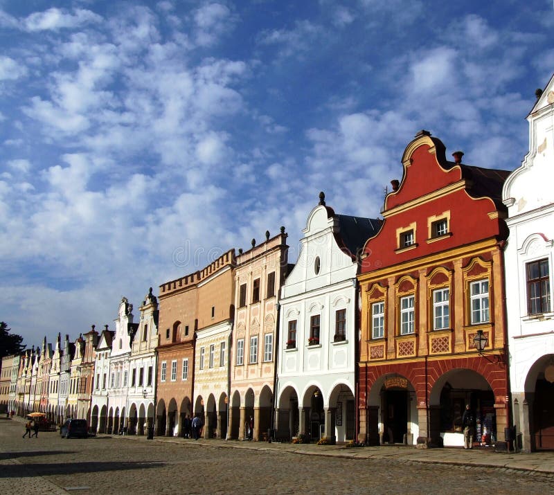 Arquitectura Barroca Colorida En Varazdin Foto de archivo - Imagen de ...