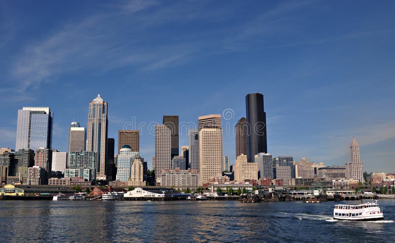Línea de costa de Seattle foto de archivo. Imagen de urbano - 9810366