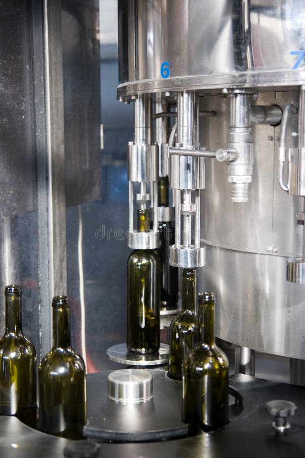 Línea de embotellamiento imagen de archivo. Imagen de ambiente - 8351123
