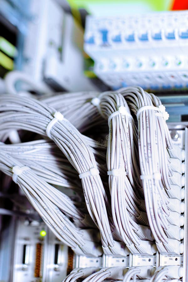 Línea De La Telecomunicación E1 En Un Datacenter O Móvil Imagen de ...