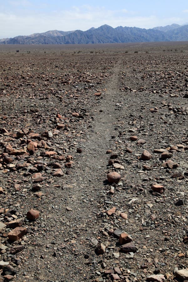 Piedras En El Desierto De Nazca Foto de archivo - Imagen de nazca ...