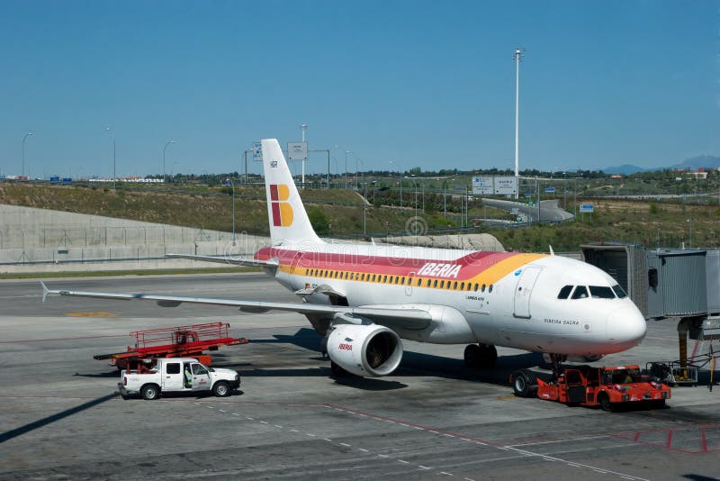 Líneas aéreas de Iberia foto de archivo editorial. Imagen de rédito ...