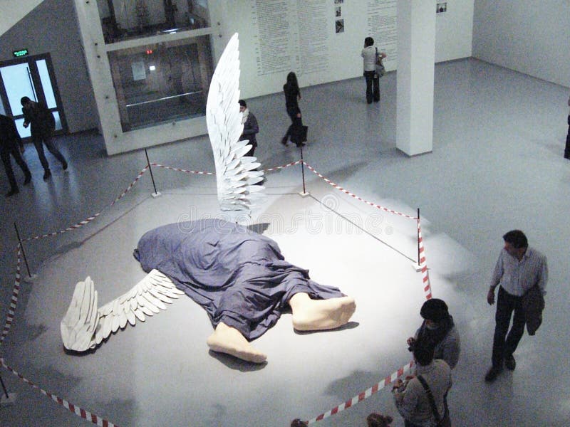 Angelo Caduto Al Quadrato Dei Miracoli A Pisa Liguria Italia Il 17 ...