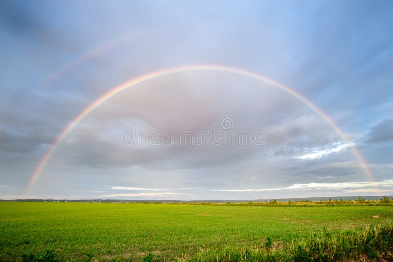 L'arcobaleno fotografia stock. Immagine di drammatico - 41258540