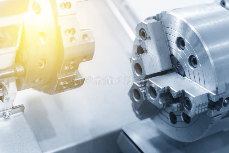 L'assicella Di CNC O Tornio Di CNC Immagine Stock - Immagine di ...