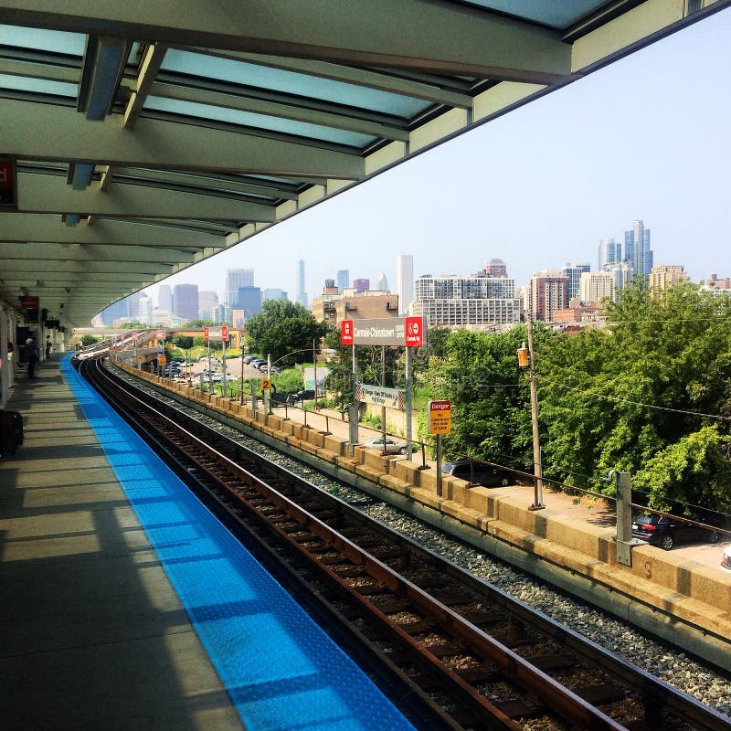 The L in Chicago editorial photography. Image of skyline - 42660467